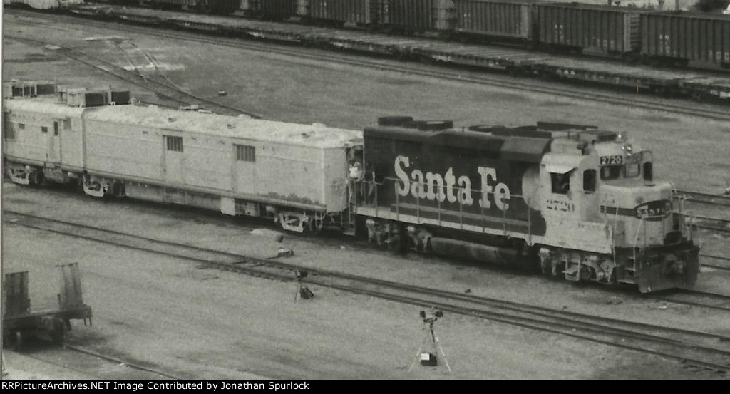 ATSF 2720 and M-190